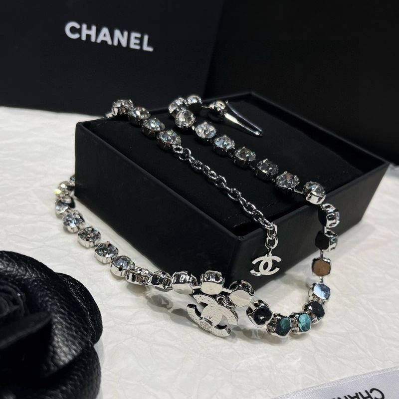Top mirror Chanel Necklaces