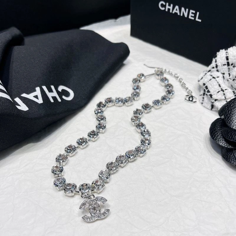 Top mirror Chanel Necklaces