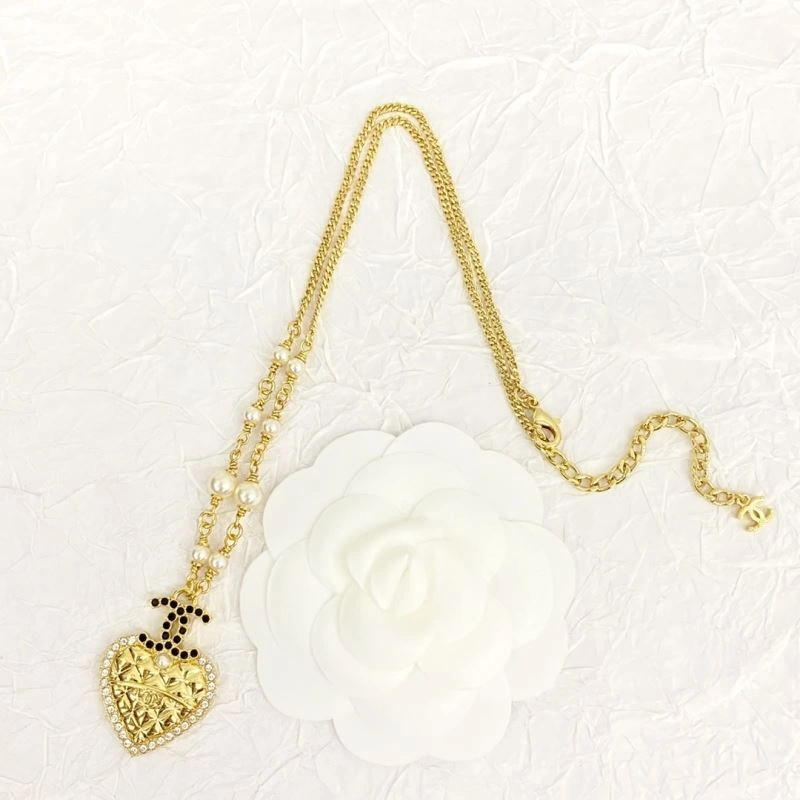 Bargain Chanel Necklaces