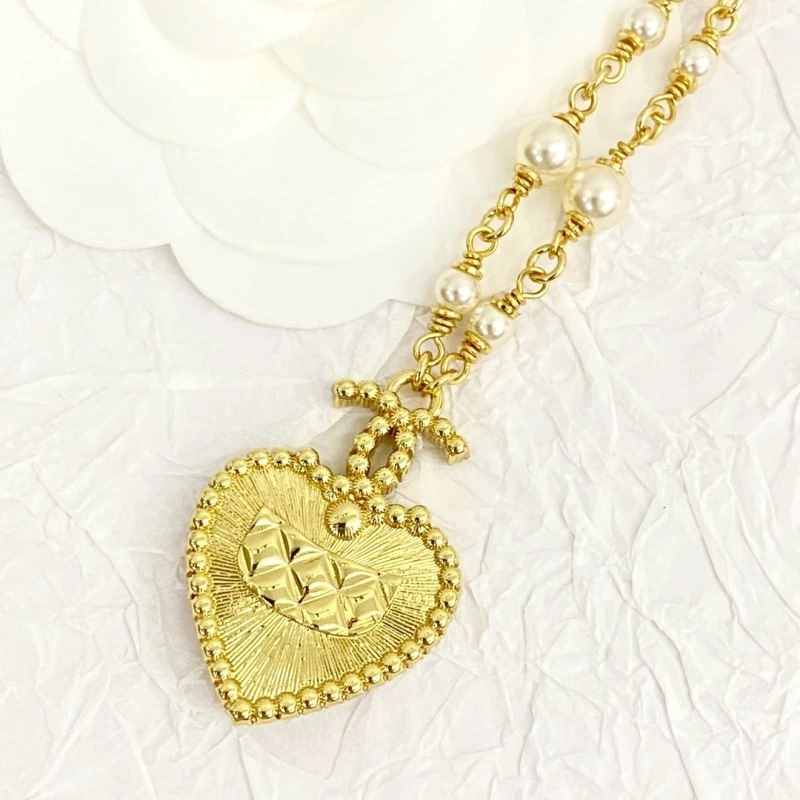 Bargain Chanel Necklaces