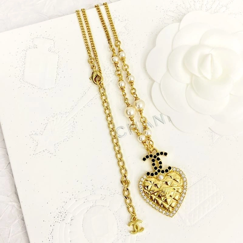 Bargain Chanel Necklaces