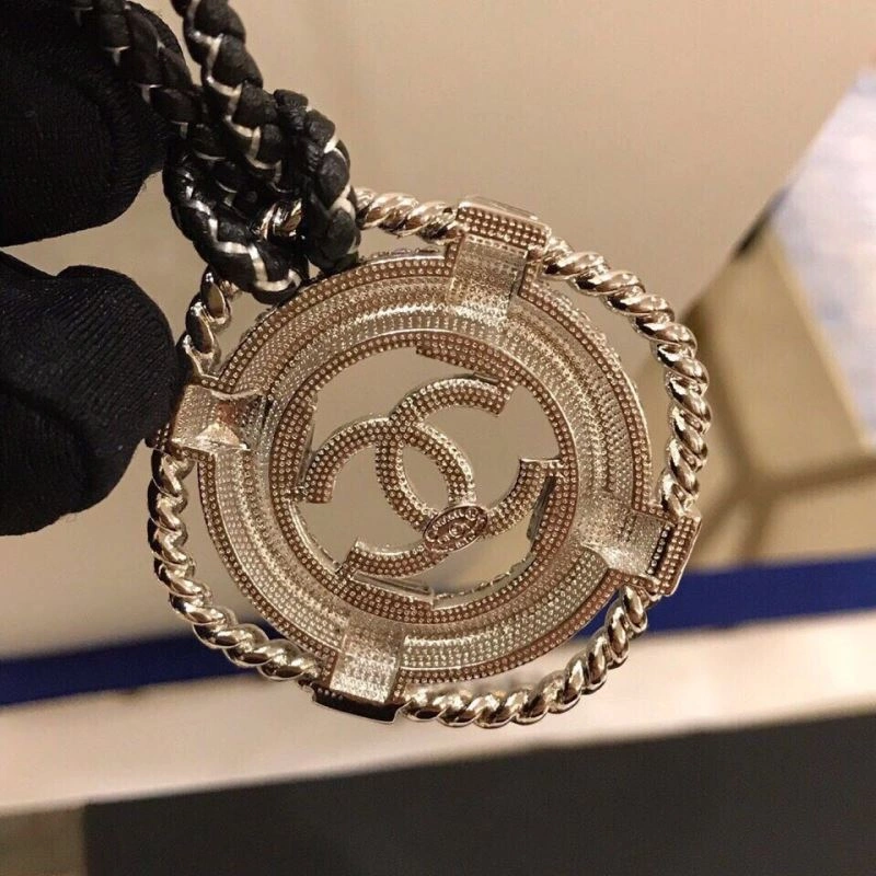 Accurate model Chanel Necklaces