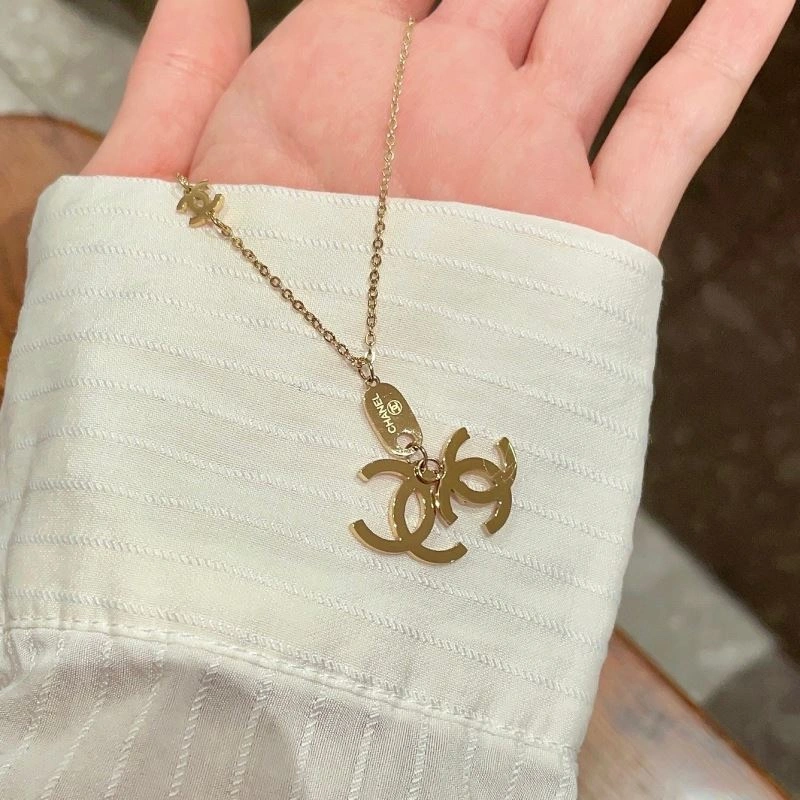 Cut-rate Chanel Necklaces