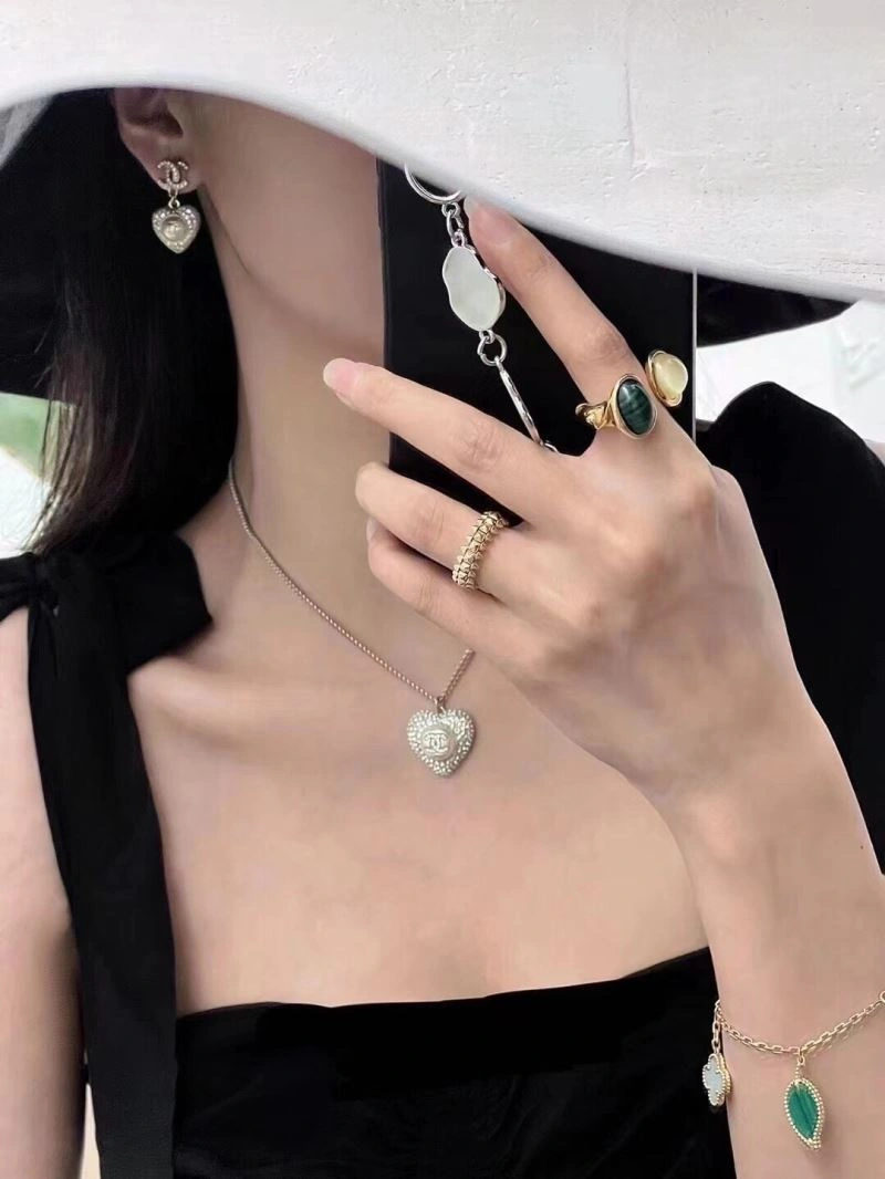 Perfect replica Chanel Necklaces