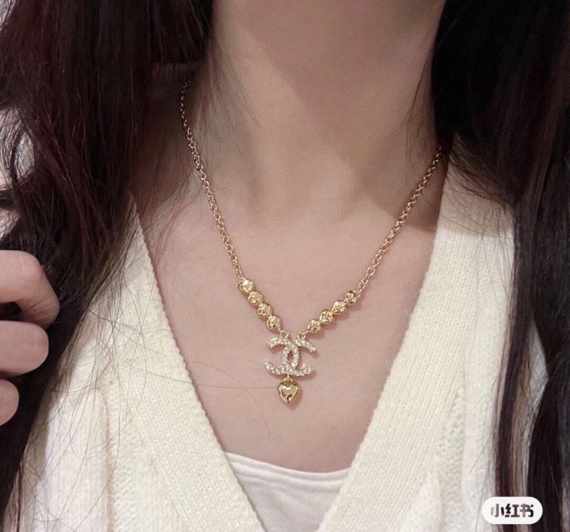 Indistinguishable Chanel Necklaces