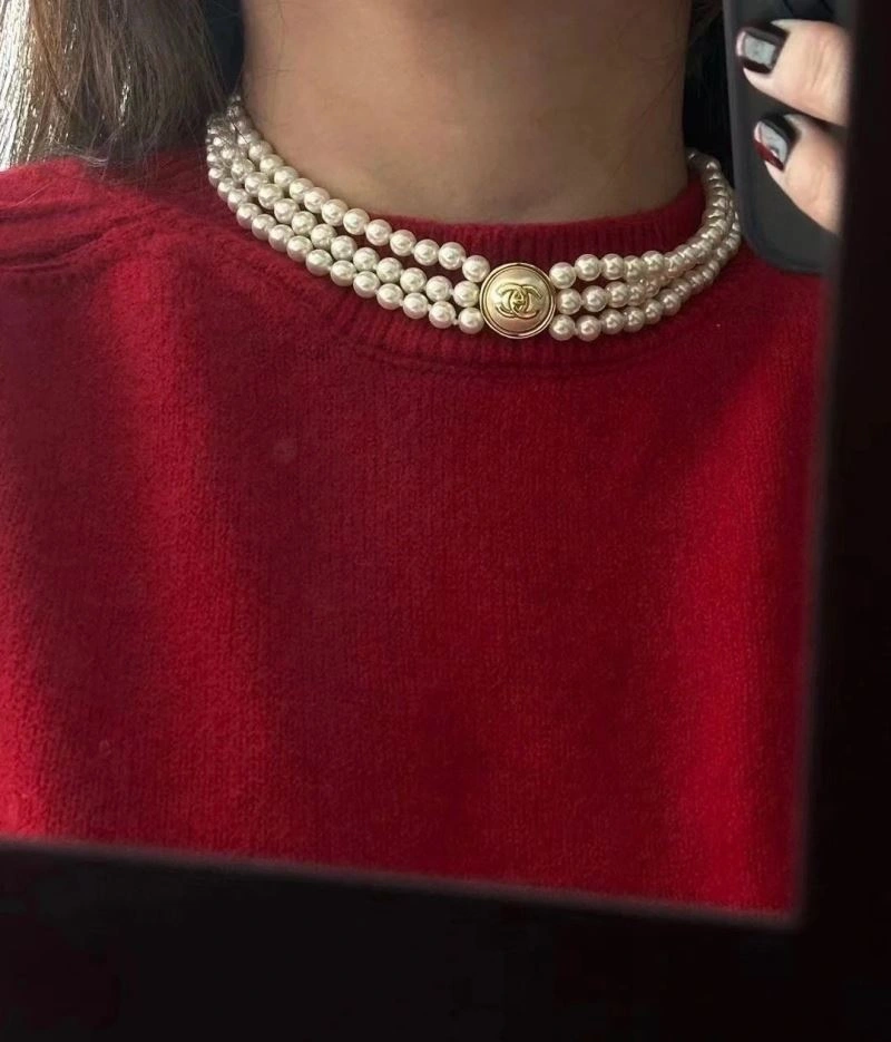 Bargain Chanel Necklaces
