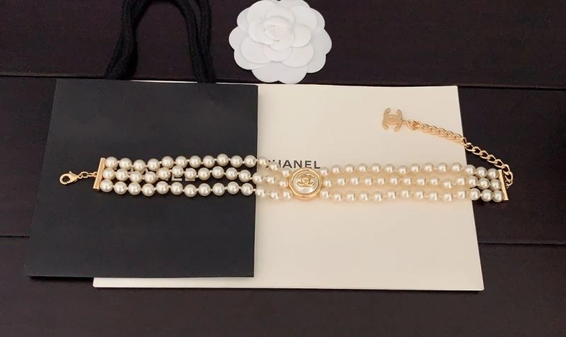Bargain Chanel Necklaces