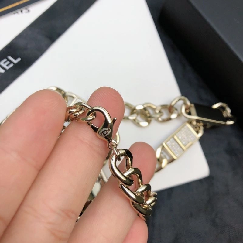 Top mirror Chanel Necklaces
