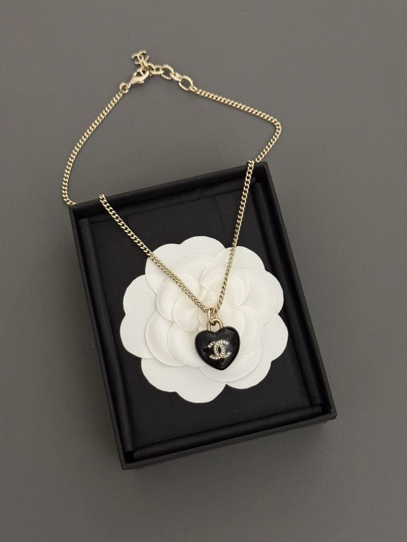 Accurate model Chanel Necklaces