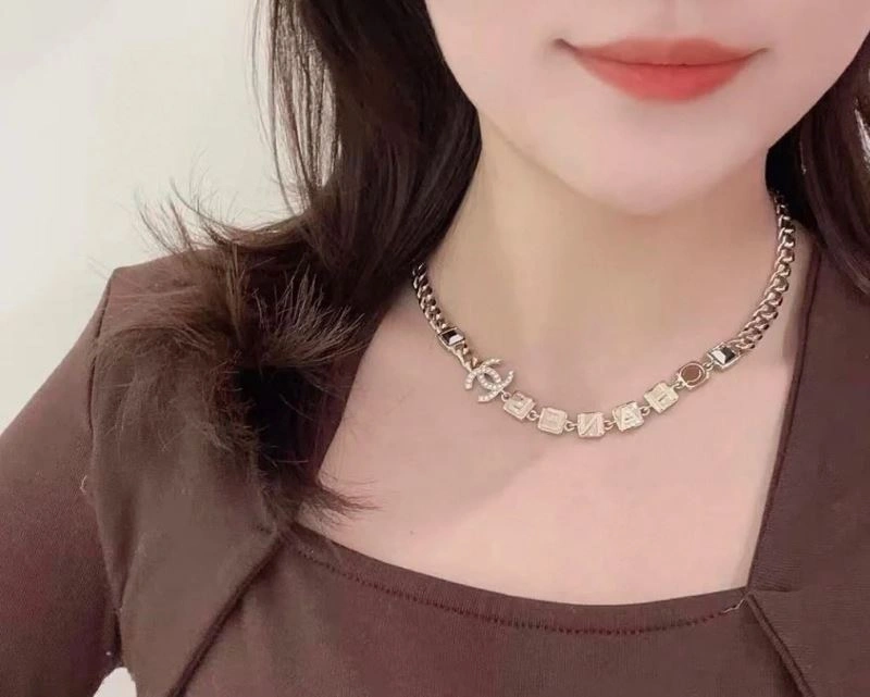 Top mirror Chanel Necklaces