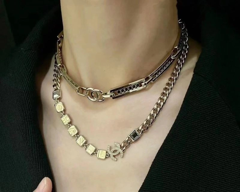 Top mirror Chanel Necklaces