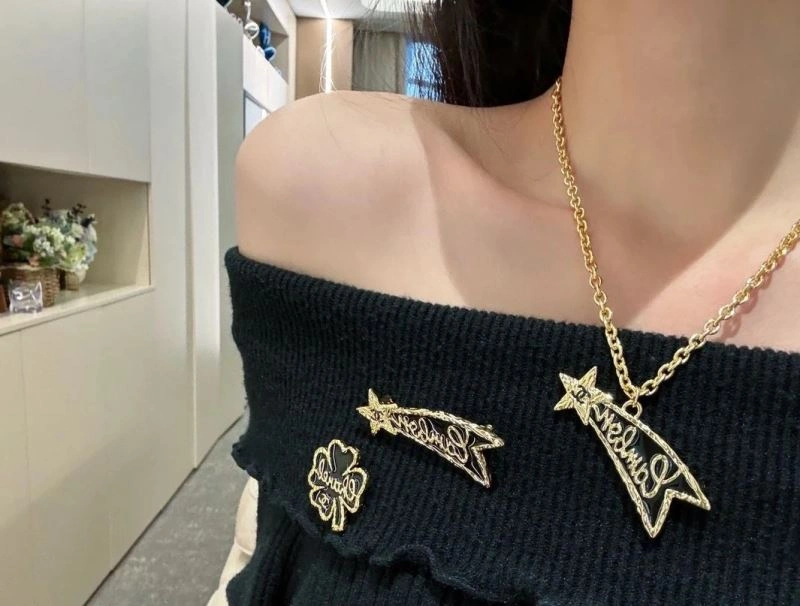 Accurate model Chanel Necklaces