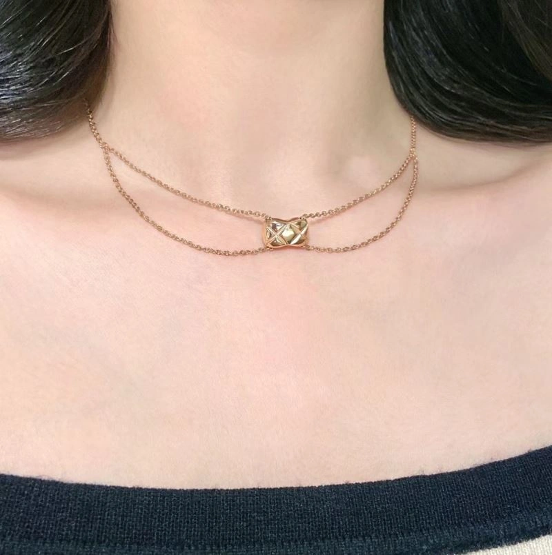 Accurate model Chanel Necklaces