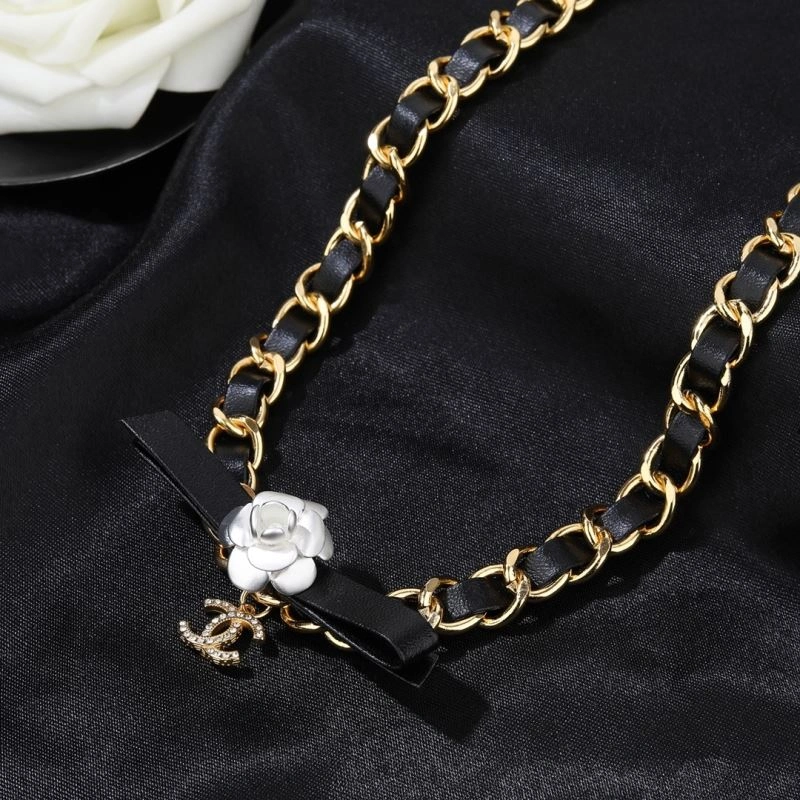 Top match Chanel Necklaces