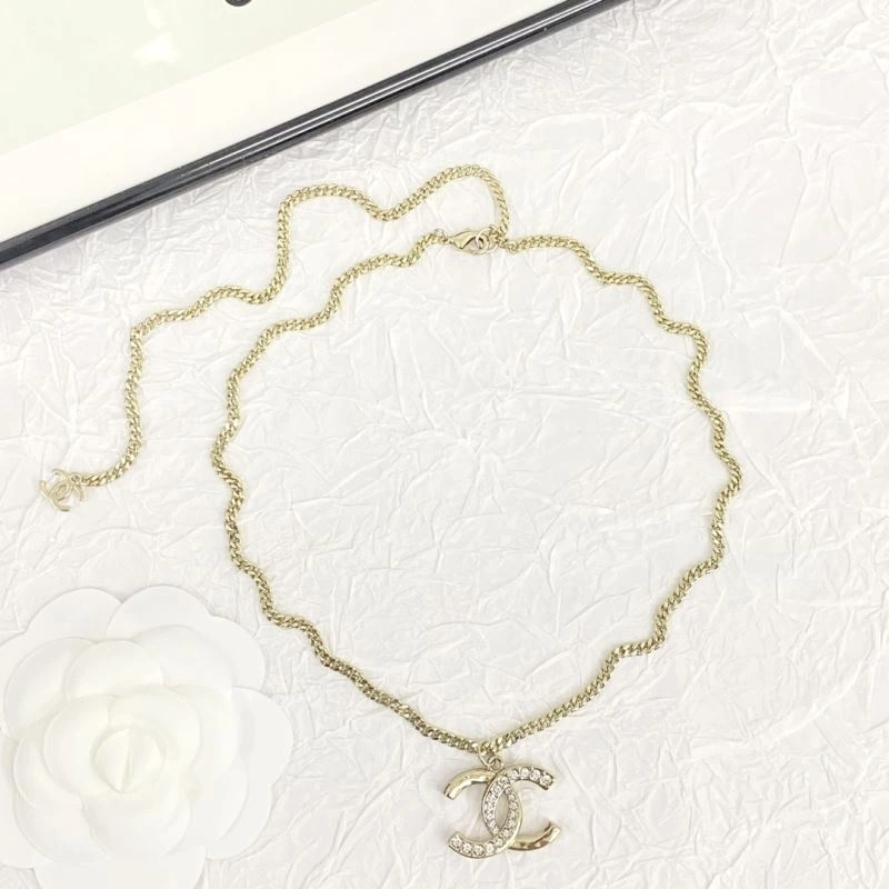 Top mirror Chanel Necklaces