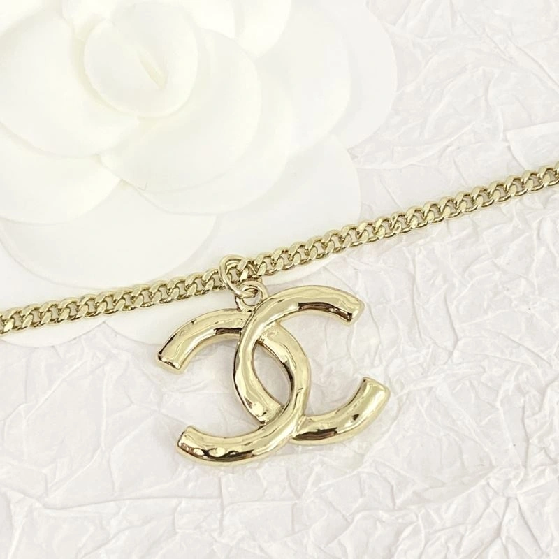Top mirror Chanel Necklaces