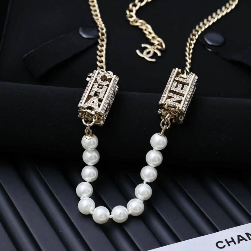 Cut-rate Chanel Necklaces