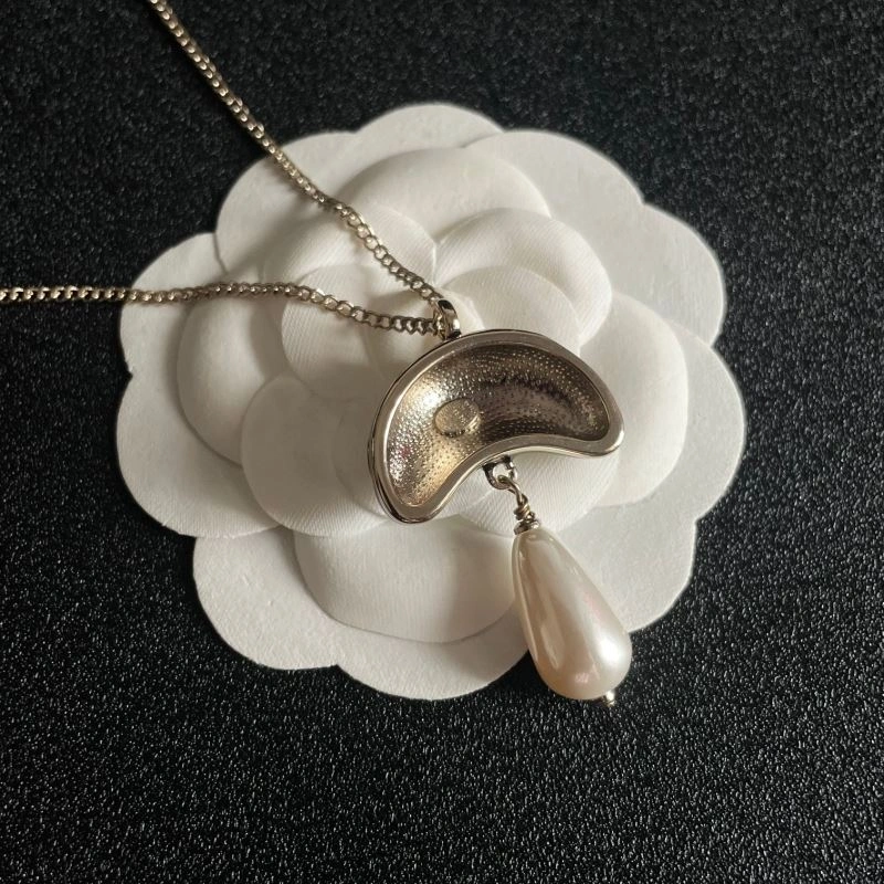 Indistinguishable Chanel Necklaces