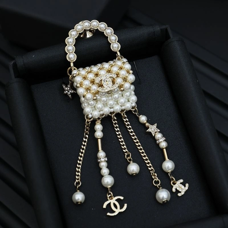 Brand-authenticated Chanel Necklaces
