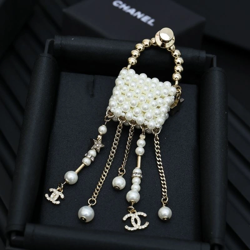 Brand-authenticated Chanel Necklaces