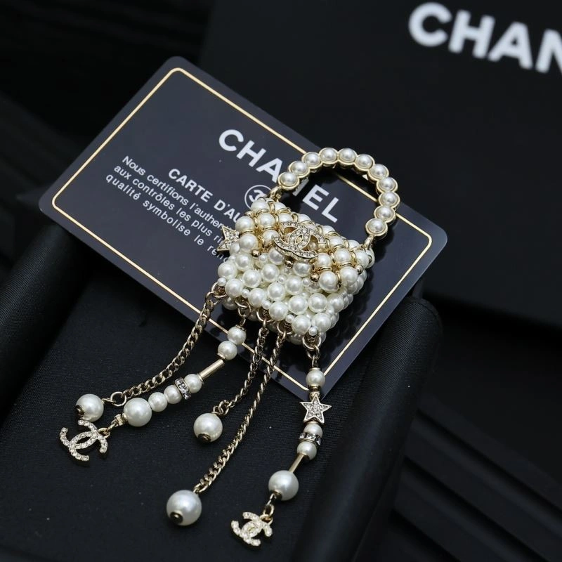 Brand-authenticated Chanel Necklaces