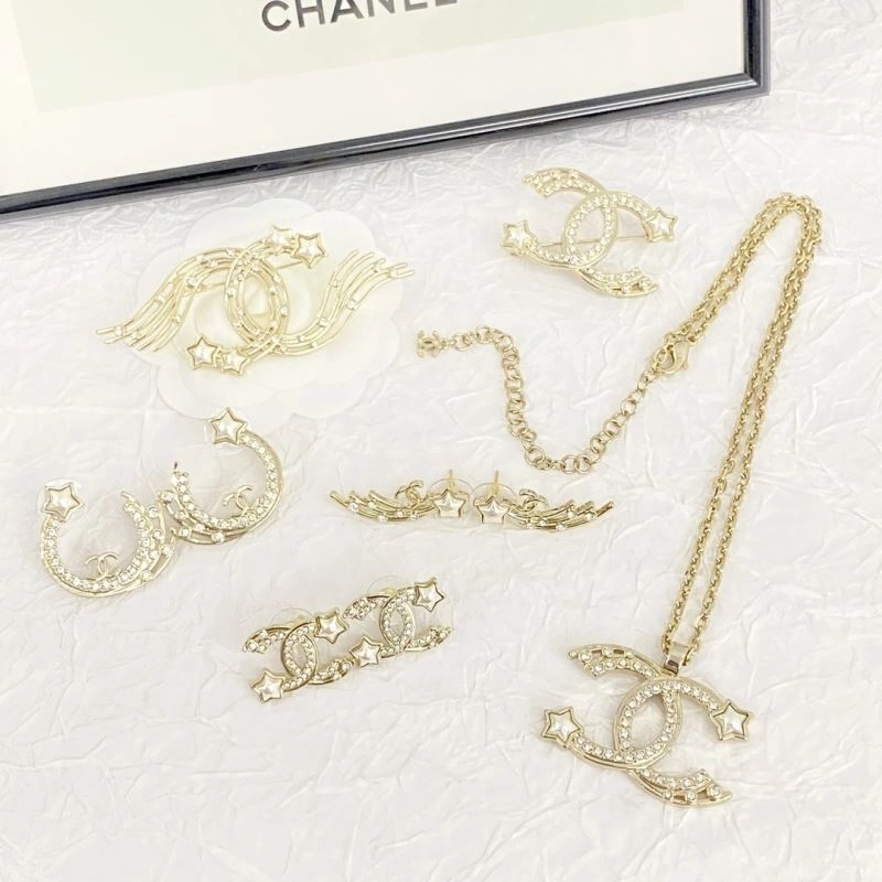 Original Chanel Necklaces