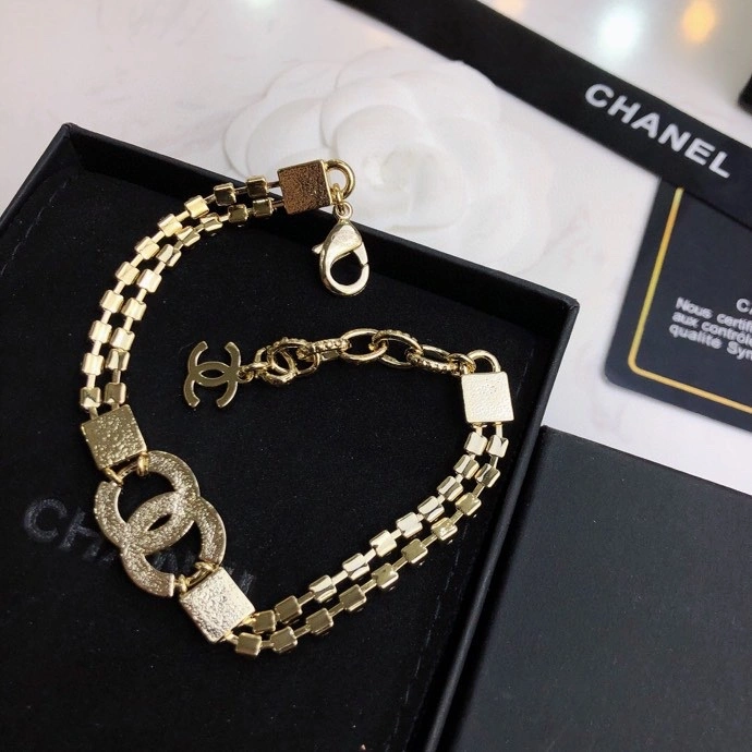 Value-priced Chanel Necklaces