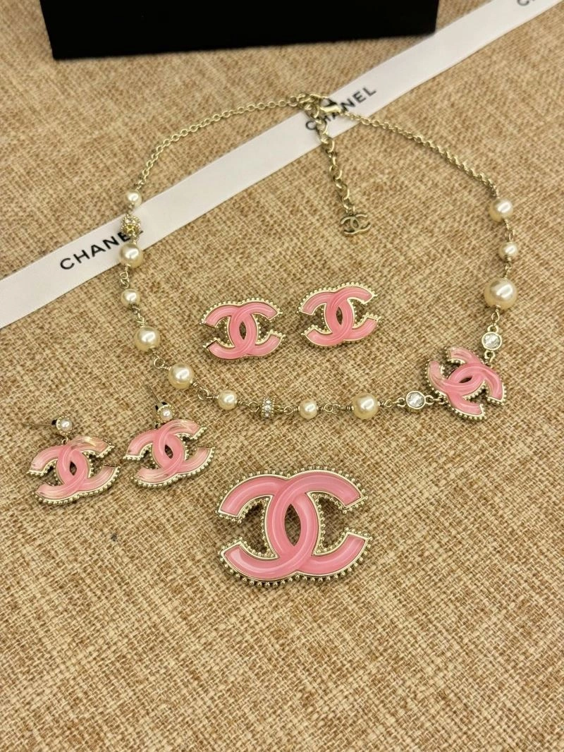 Top match Chanel Necklaces