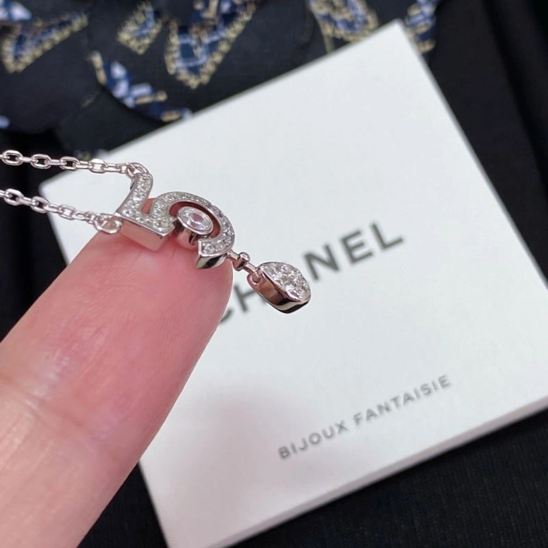 Accurate model Chanel Necklaces