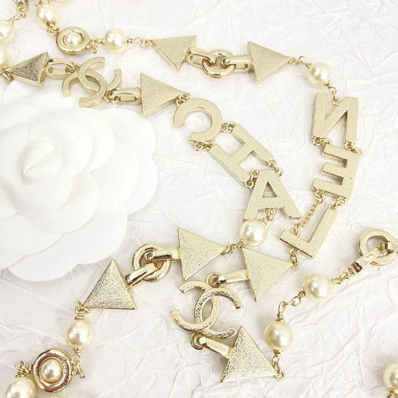 Top mirror Chanel Necklaces