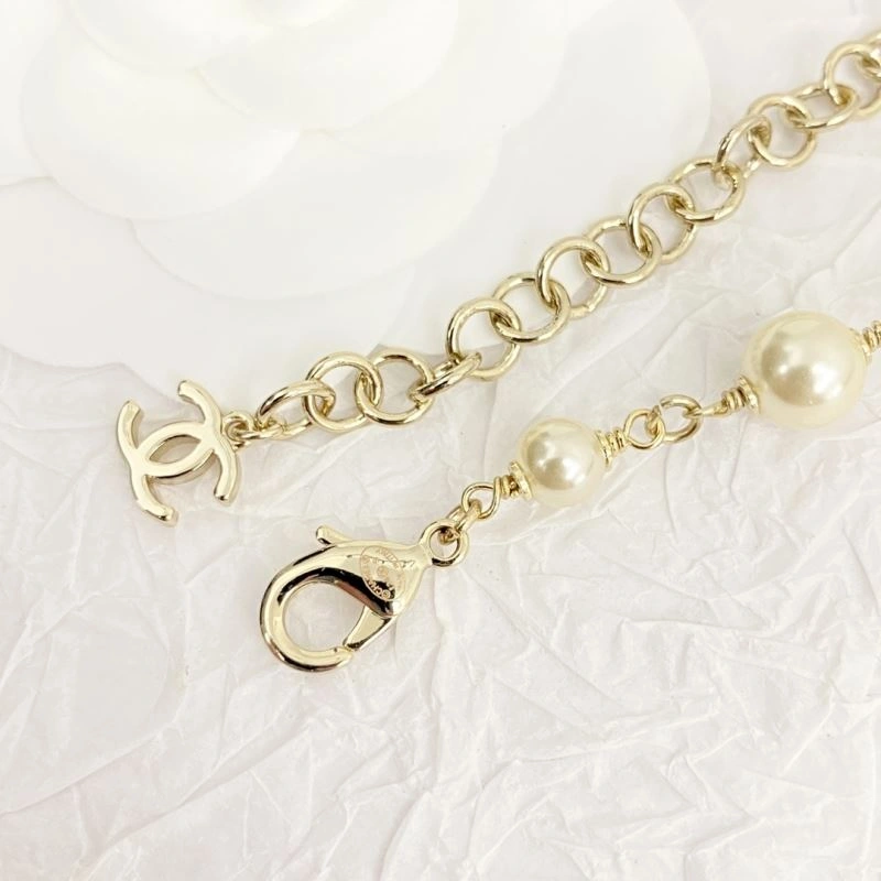 Top mirror Chanel Necklaces