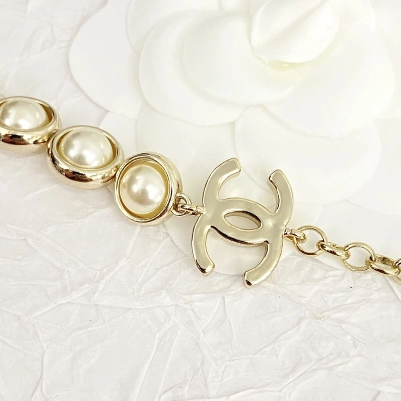 Top mirror Chanel Necklaces