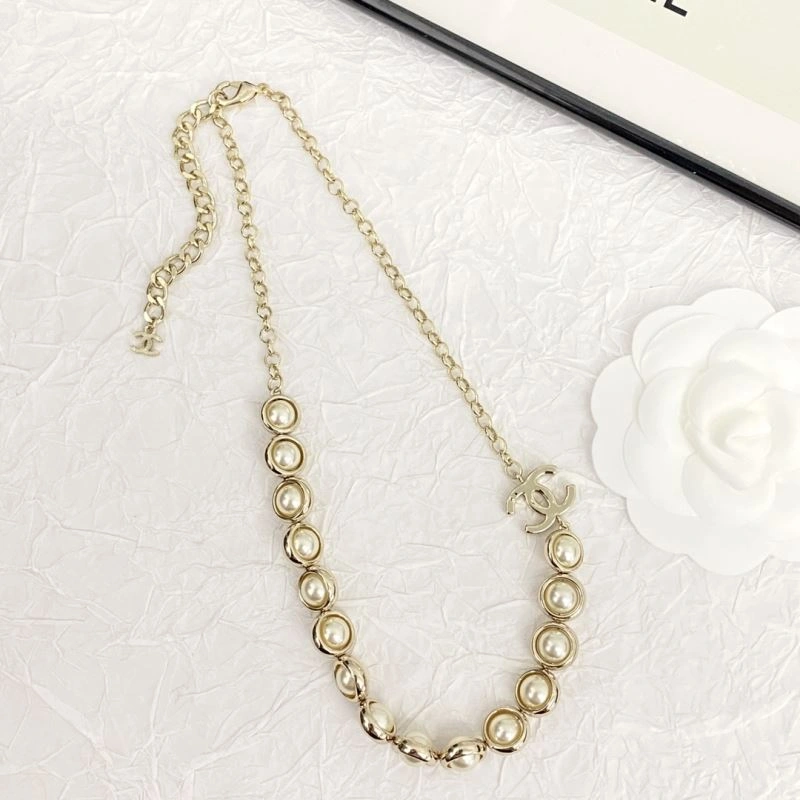 Top mirror Chanel Necklaces