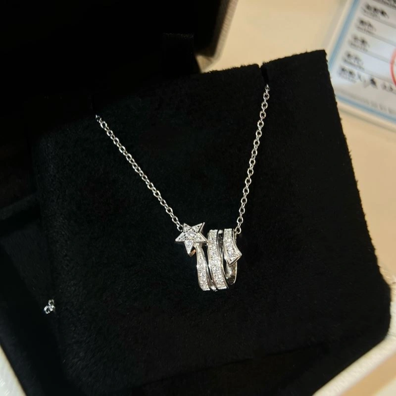 Top match Chanel Necklaces