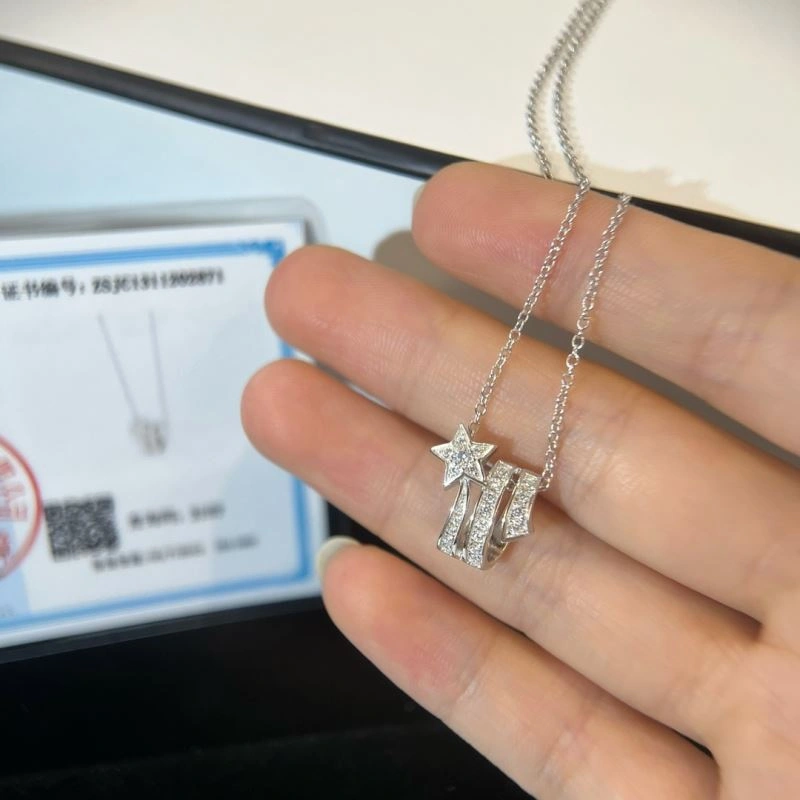 Top match Chanel Necklaces