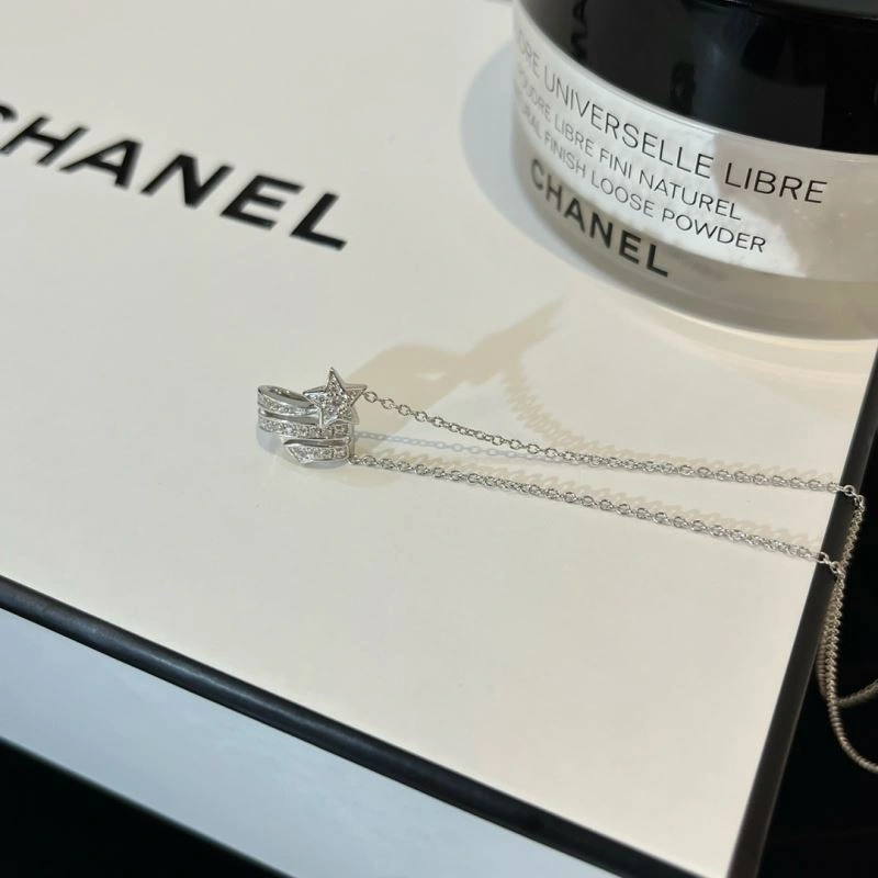 Top match Chanel Necklaces