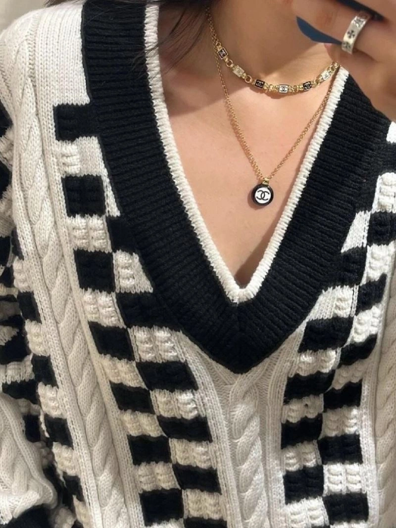 Low-cost Chanel Necklaces