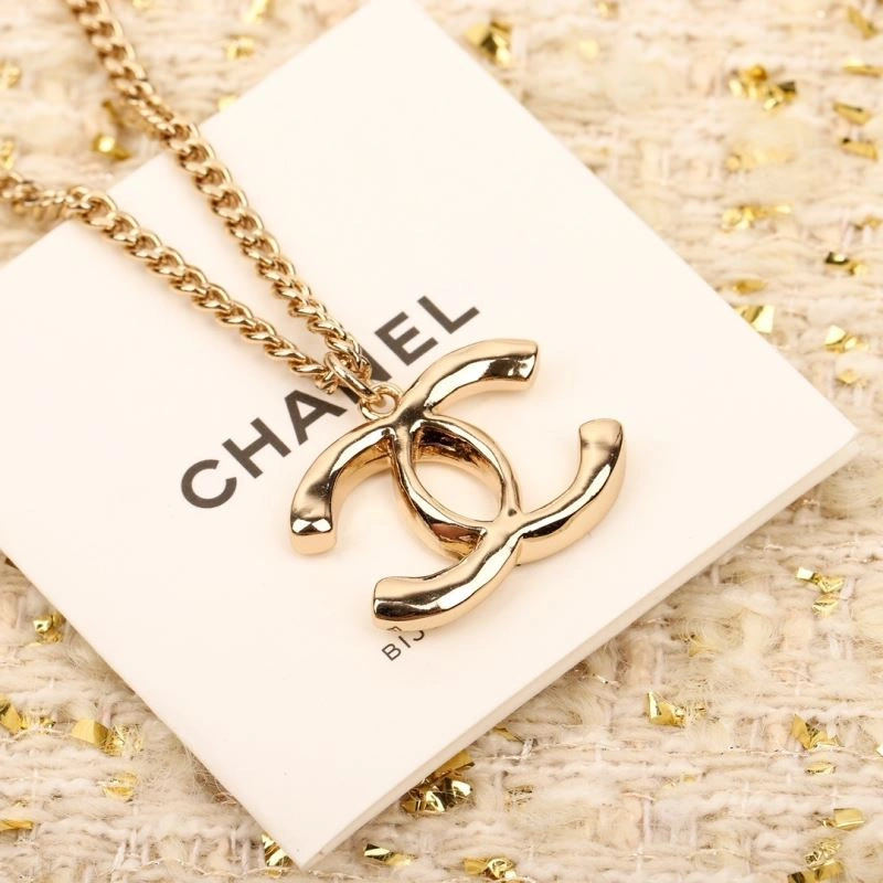 Bargain Chanel Necklaces