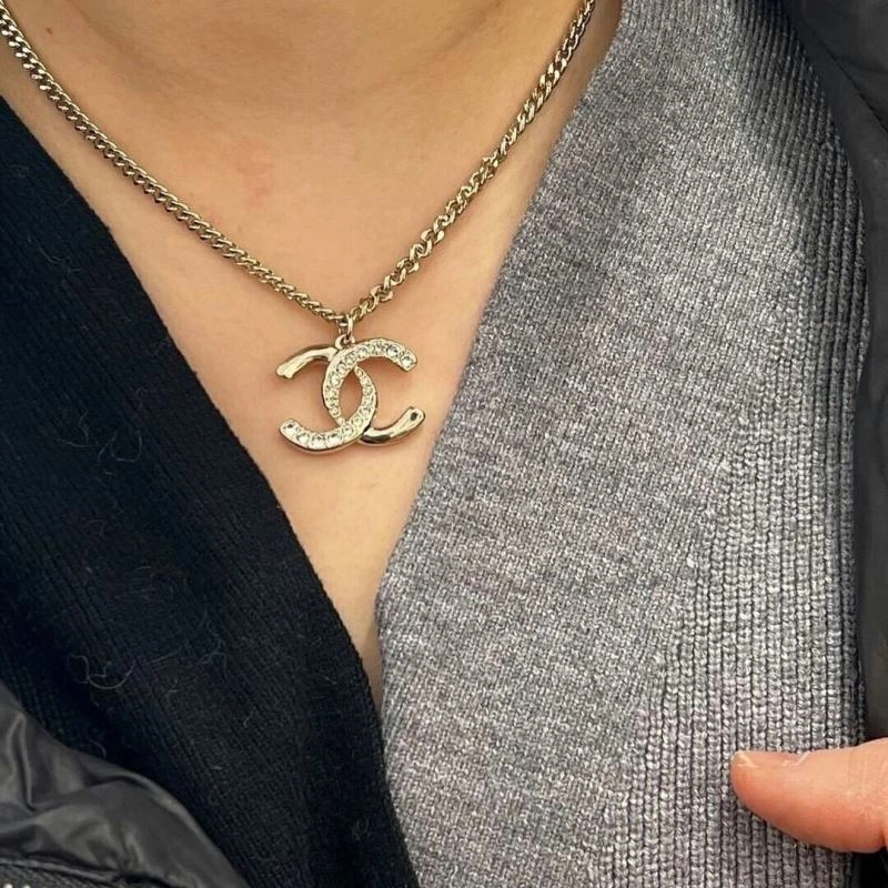 Bargain Chanel Necklaces