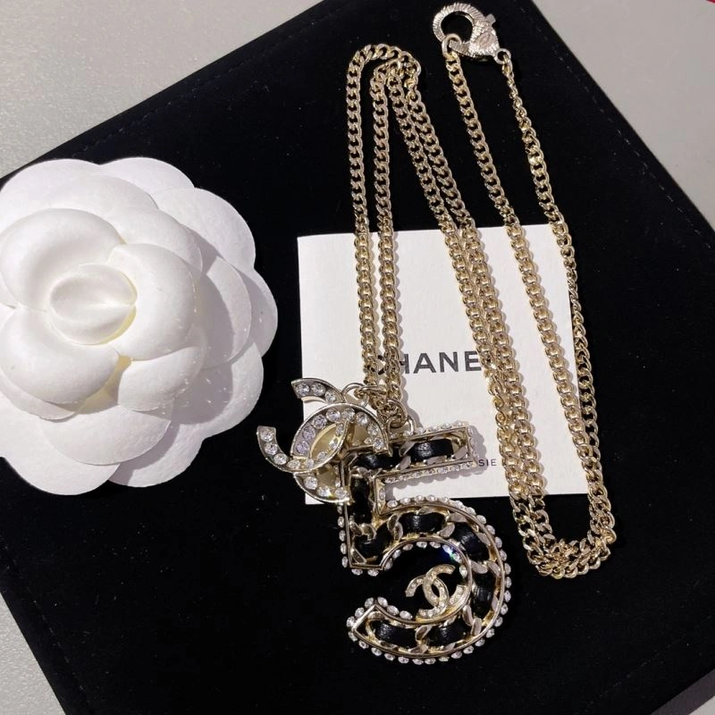Top mirror Chanel Necklaces