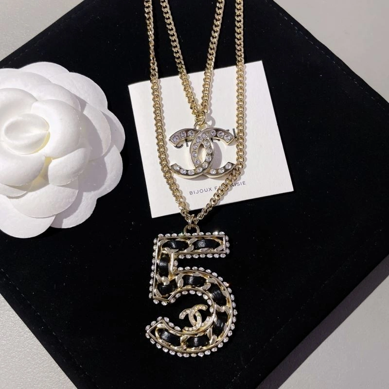 Top mirror Chanel Necklaces