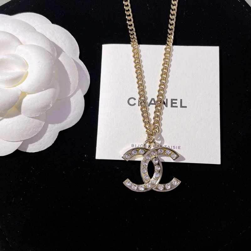 Top mirror Chanel Necklaces