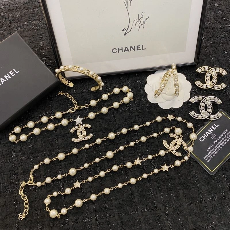 Accurate model Chanel Necklaces