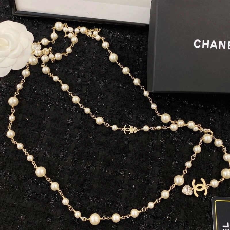 Top mirror Chanel Necklaces