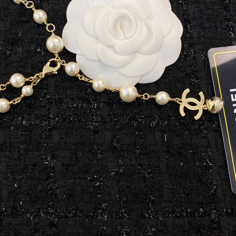 Top mirror Chanel Necklaces