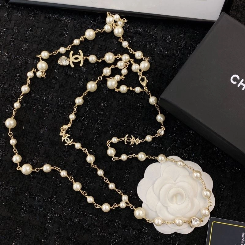 Top mirror Chanel Necklaces