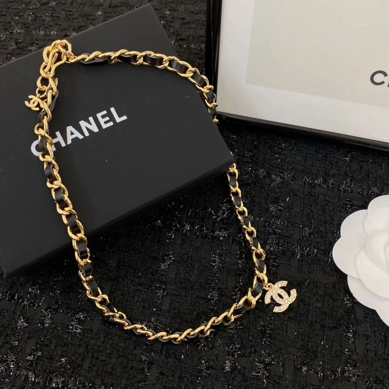 Top match Chanel Necklaces