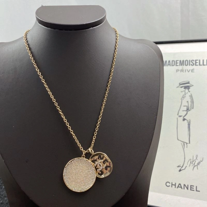 Bargain Chanel Necklaces