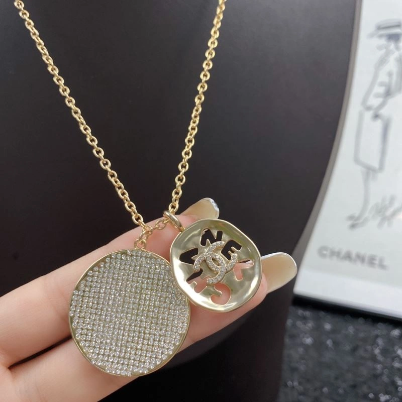 Bargain Chanel Necklaces