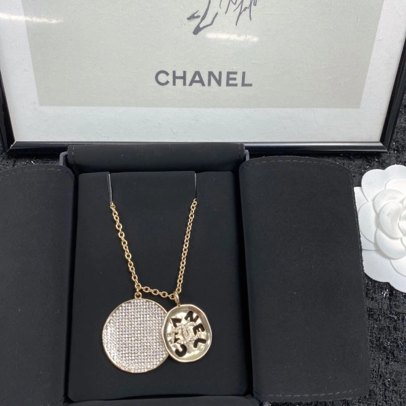 Bargain Chanel Necklaces